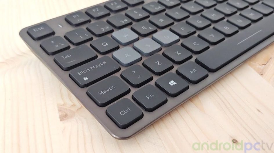 REVIEW: CORSAIR K83 Wireless a wireless keyboard for multimedia and gaming