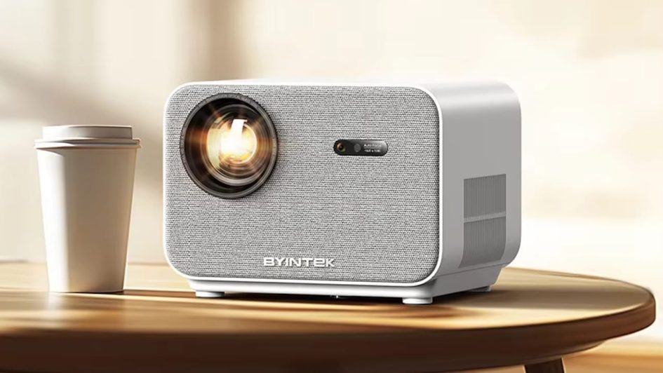 BYINTEK Love U12, FullHD Android projector with 800 Lumens